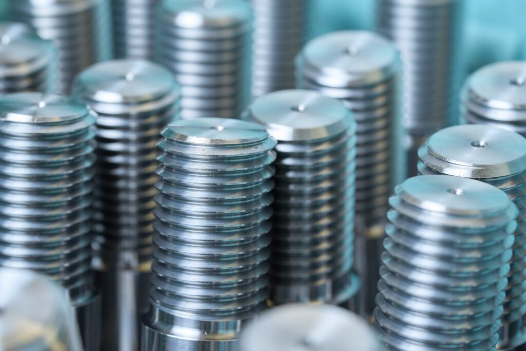 SCM435とS50Cの特性の違いを徹底解説！選び方ガイド - 鉄×旋盤加工製作所｜鉄×旋盤加工に特化