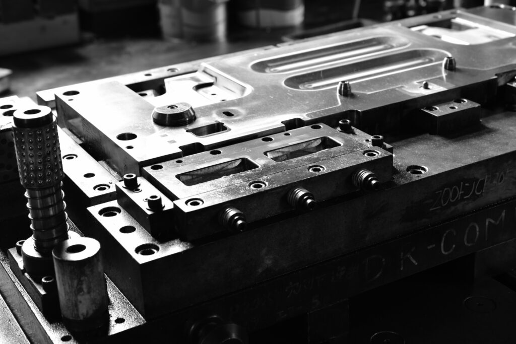 SCM435とSCM435Hの違いと特徴を徹底比較 - 鉄×旋盤加工製作所｜鉄×旋盤加工に特化