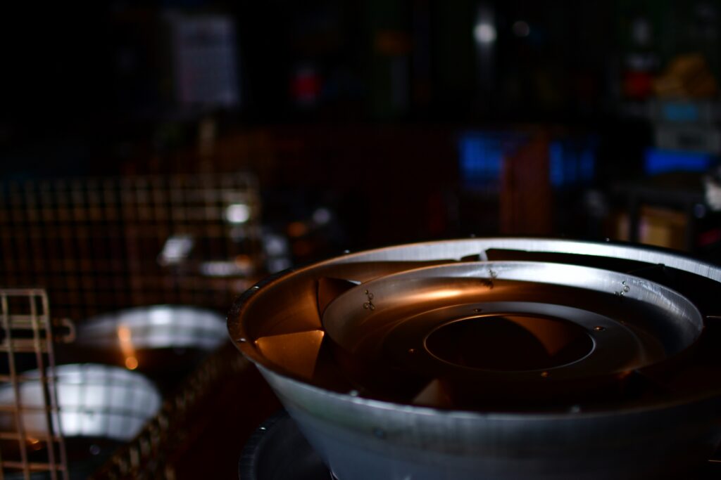 SCM435とSCM435Hの違いと特徴を徹底比較 - 鉄×旋盤加工製作所｜鉄×旋盤加工に特化