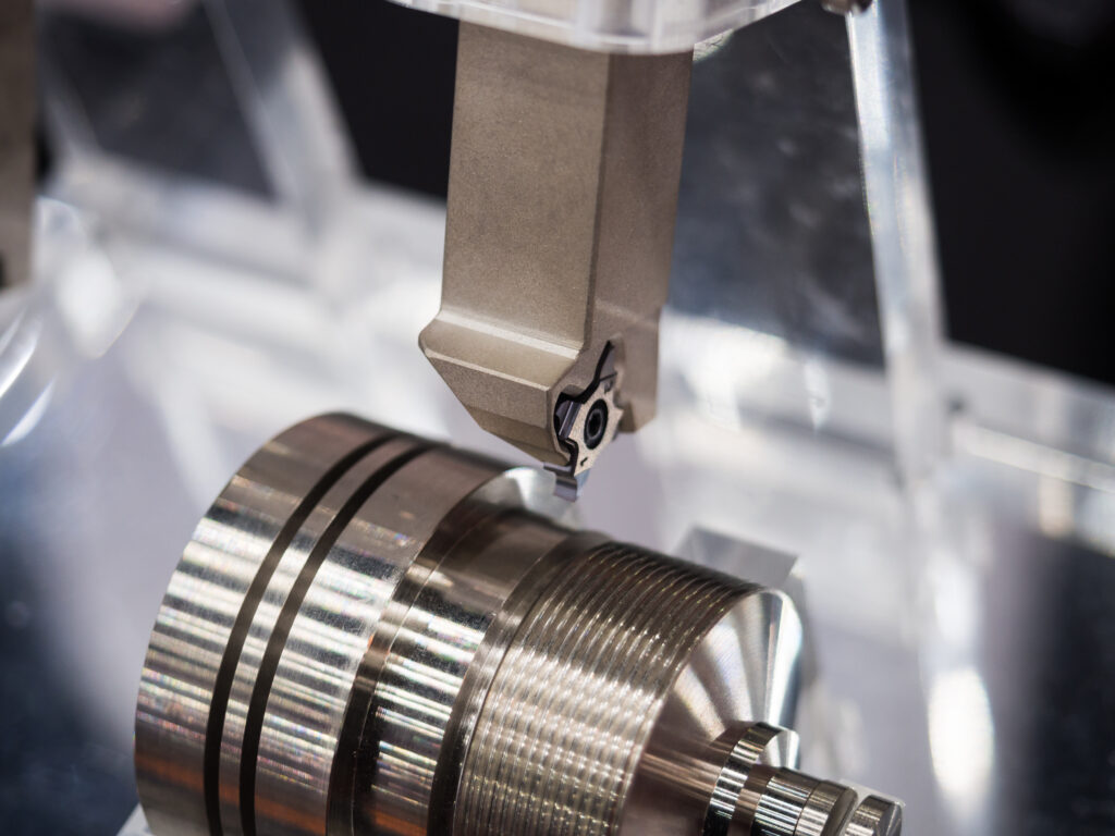 SCM435とSCM435Hの違いと特徴を徹底比較 - 鉄×旋盤加工製作所｜鉄×旋盤加工に特化